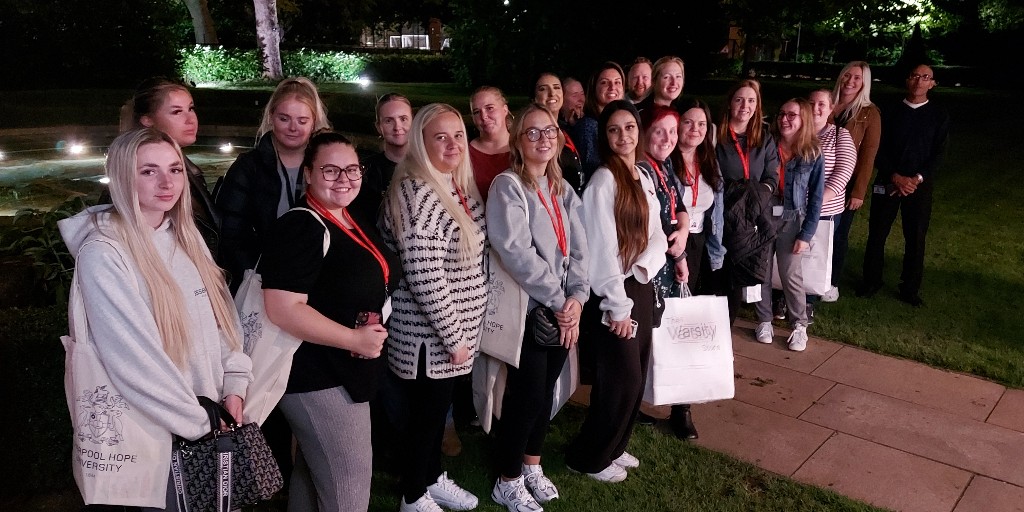 Welcome to Holy Cross College