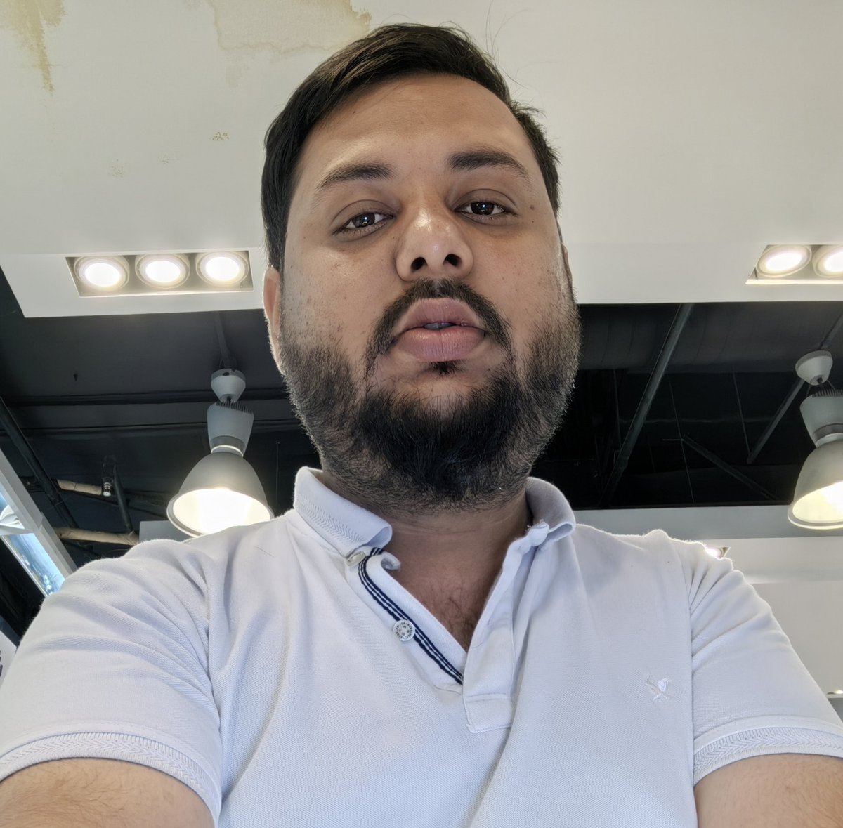 मैनें ऐसे कीमती इंसान देखे. जिनके बदन पर कीमती लिबास नहीं देखा ऐसे ...