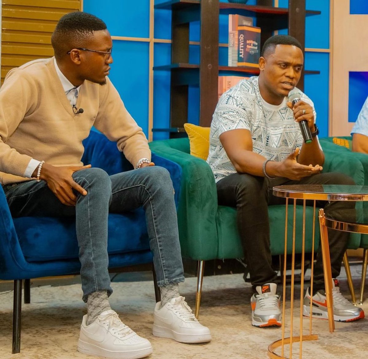 NIPO BUNGENI NAHUTUBIA BUNGE LA VIJANA. Ndugu zangu, Jamaa na Rafiki ...