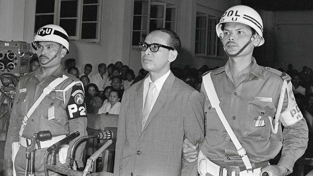 KISAH PILU YAYU RULIAH SUTODIWIRYO USAI G30S/PKI. Duka yg mendalam ...