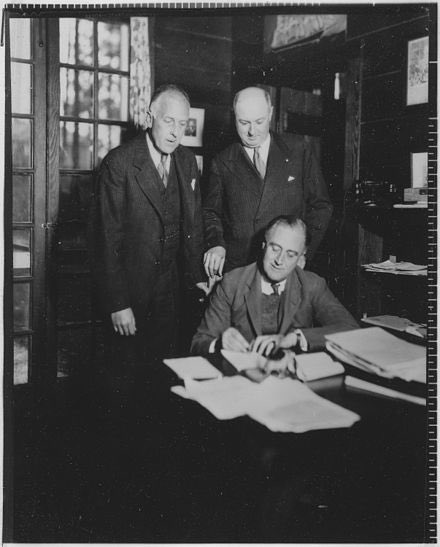 Timothy Mellon - Wikipedia Mellon donated over $1 million in 2012 to ...