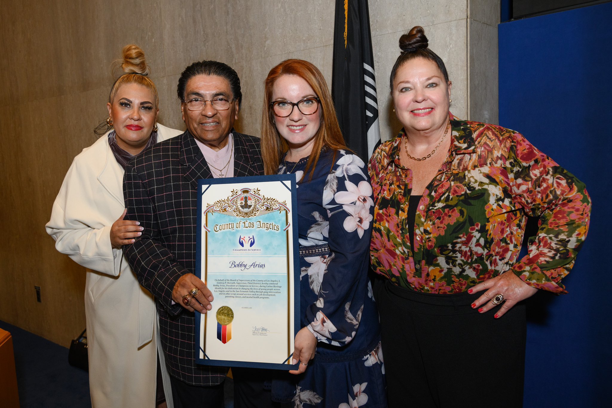 818 Valley Of People