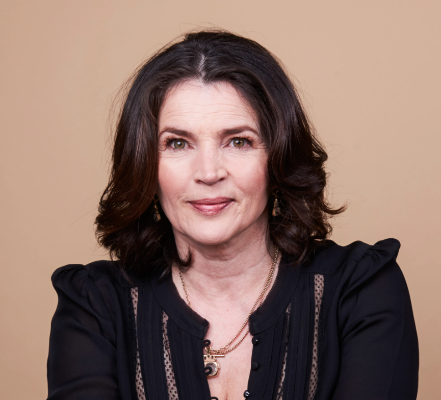 Julia Ormond Falten