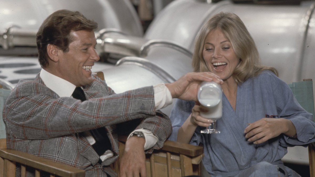 Mary Goodnight Bond Girl