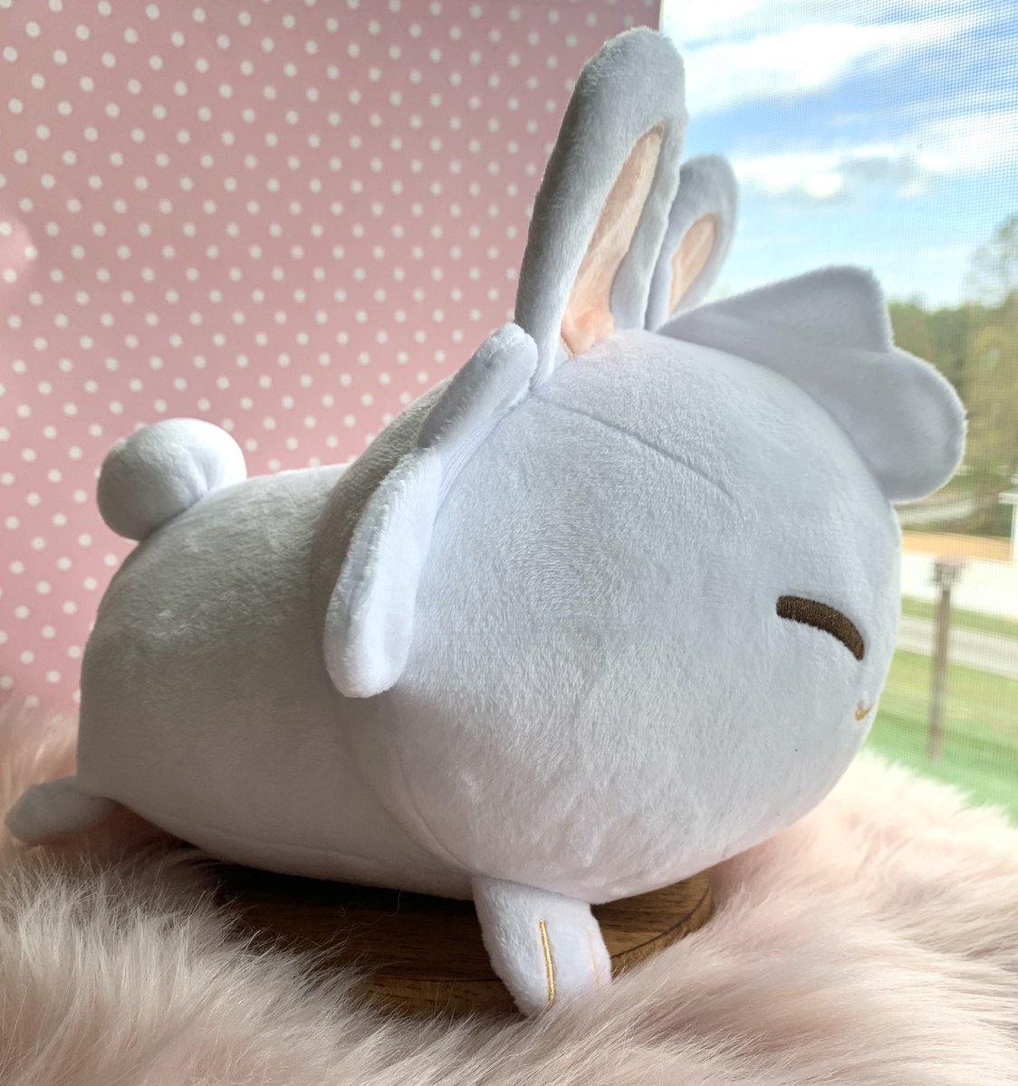 「Him…… in the Flesh….. 」|Loppy Rae: Shop open!のイラスト