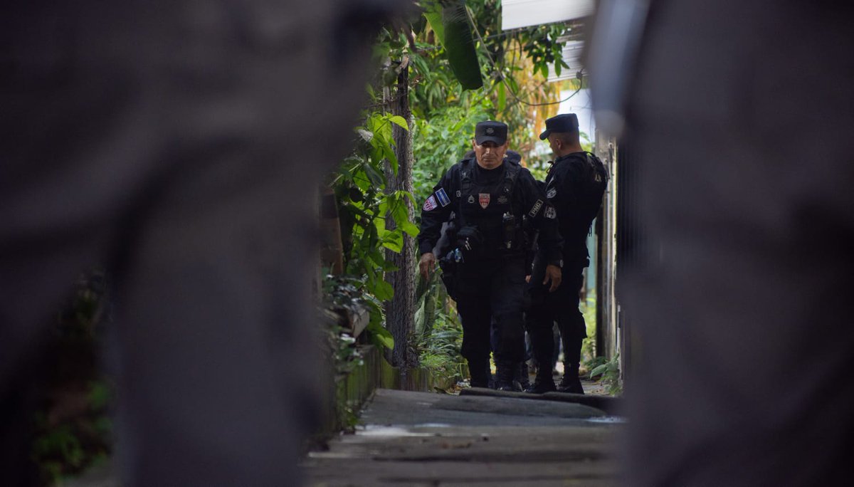 Presentamos a Edwin Mauricio Alvarado Lazo de 50 años, quién asesinó a ...