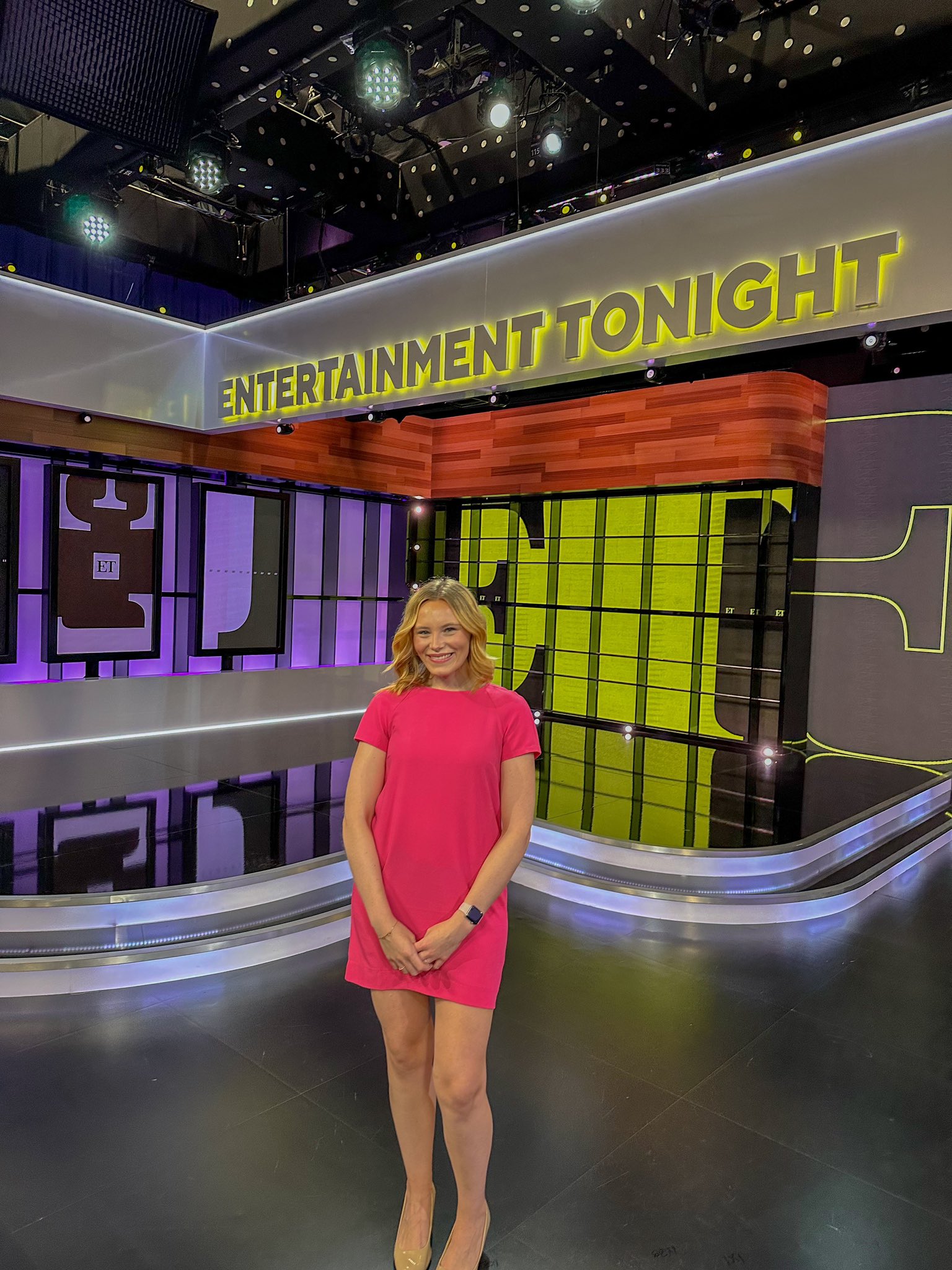 Entertainment Tonight Set