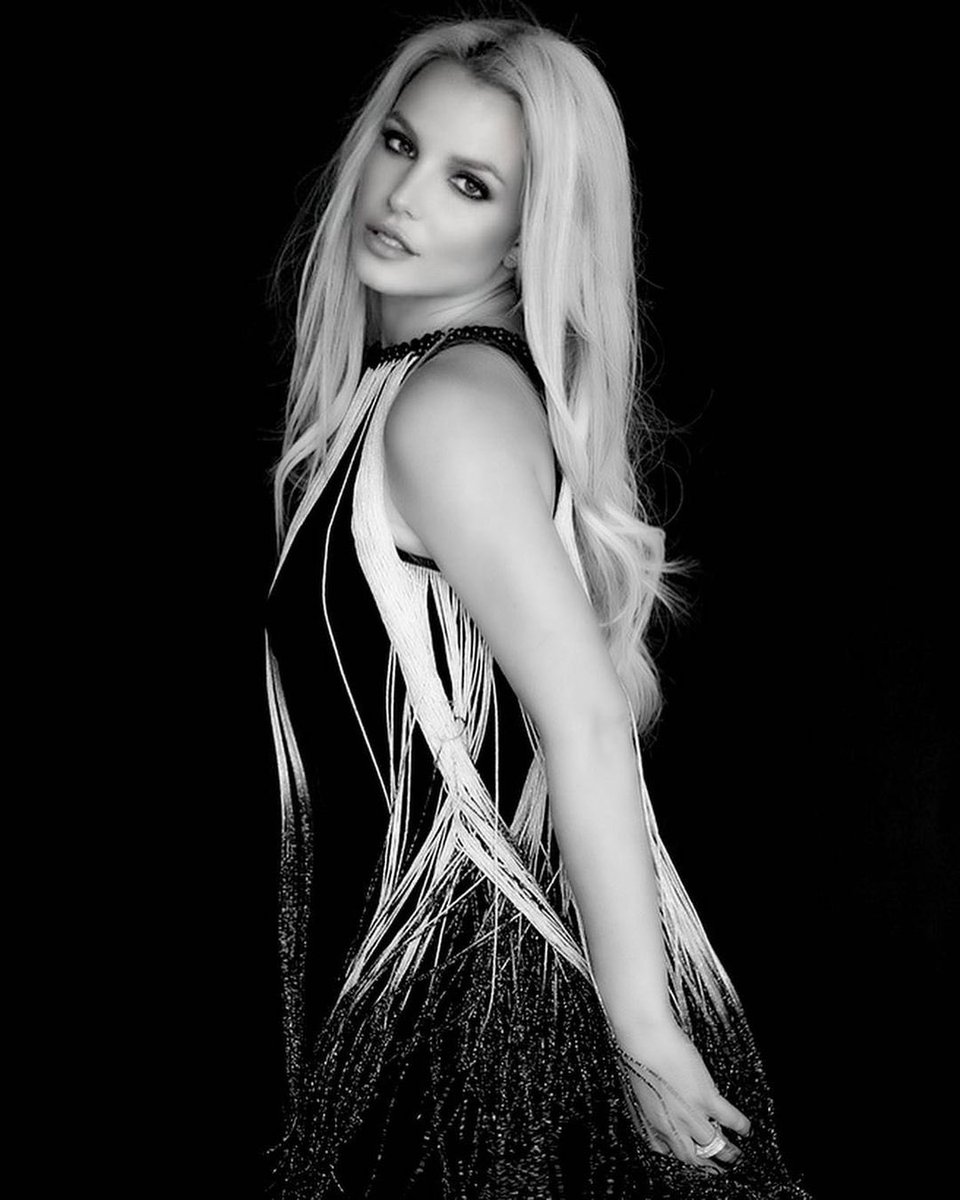 Michelle Williams fará a narração do livro #TheWomaninme Britney Spears ...