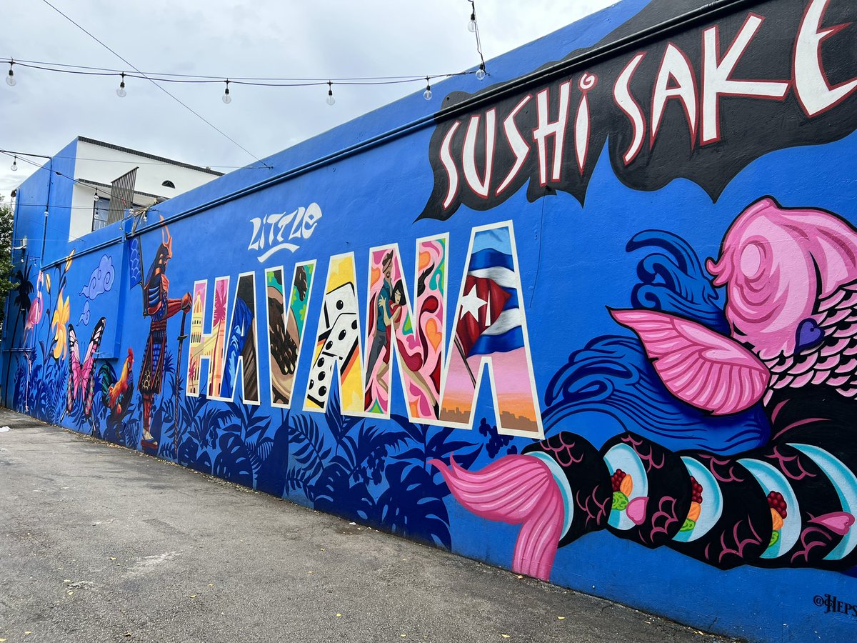 「more perfume bottles 」brittの漫画