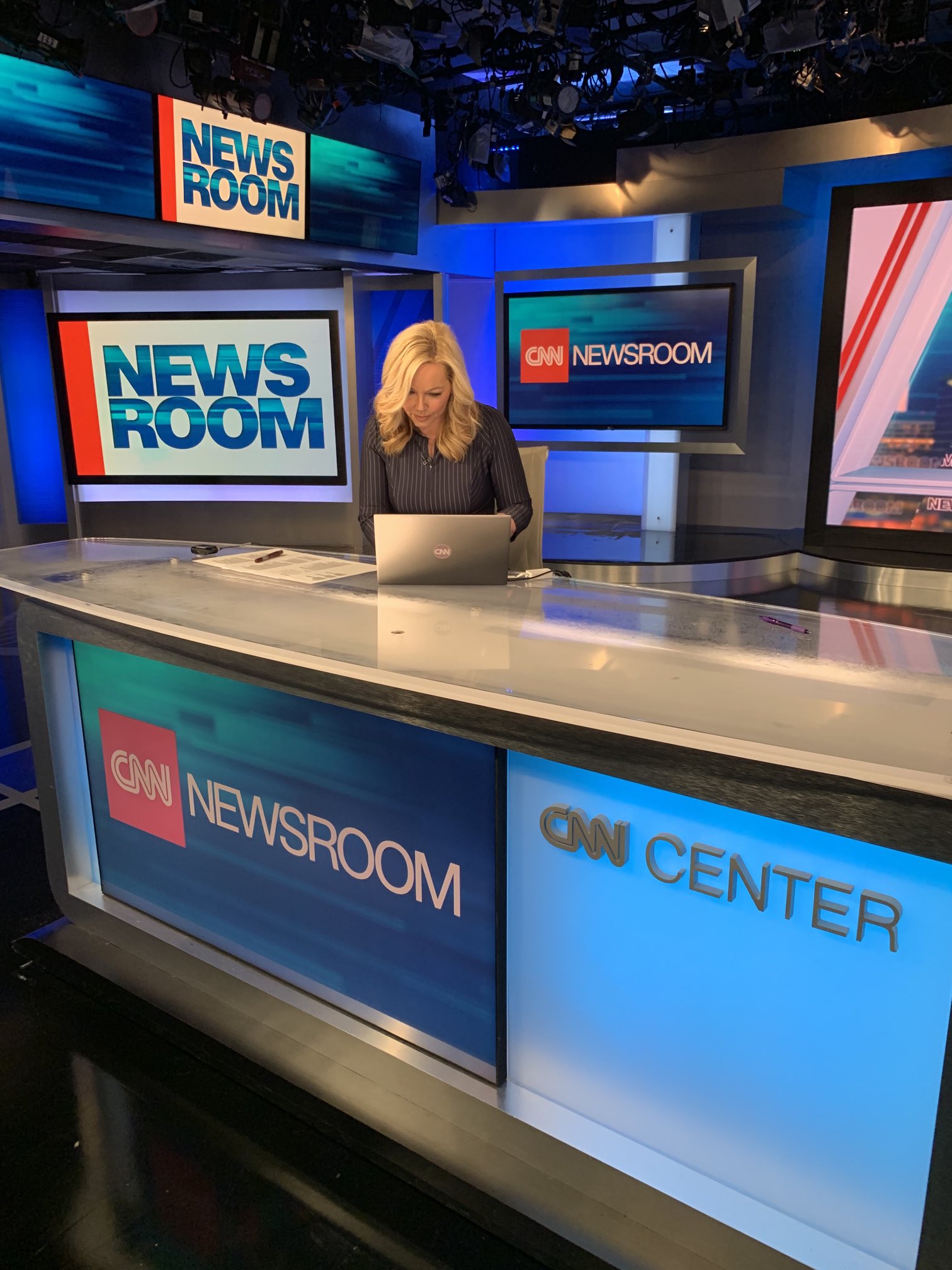 Cnn News Studio Background