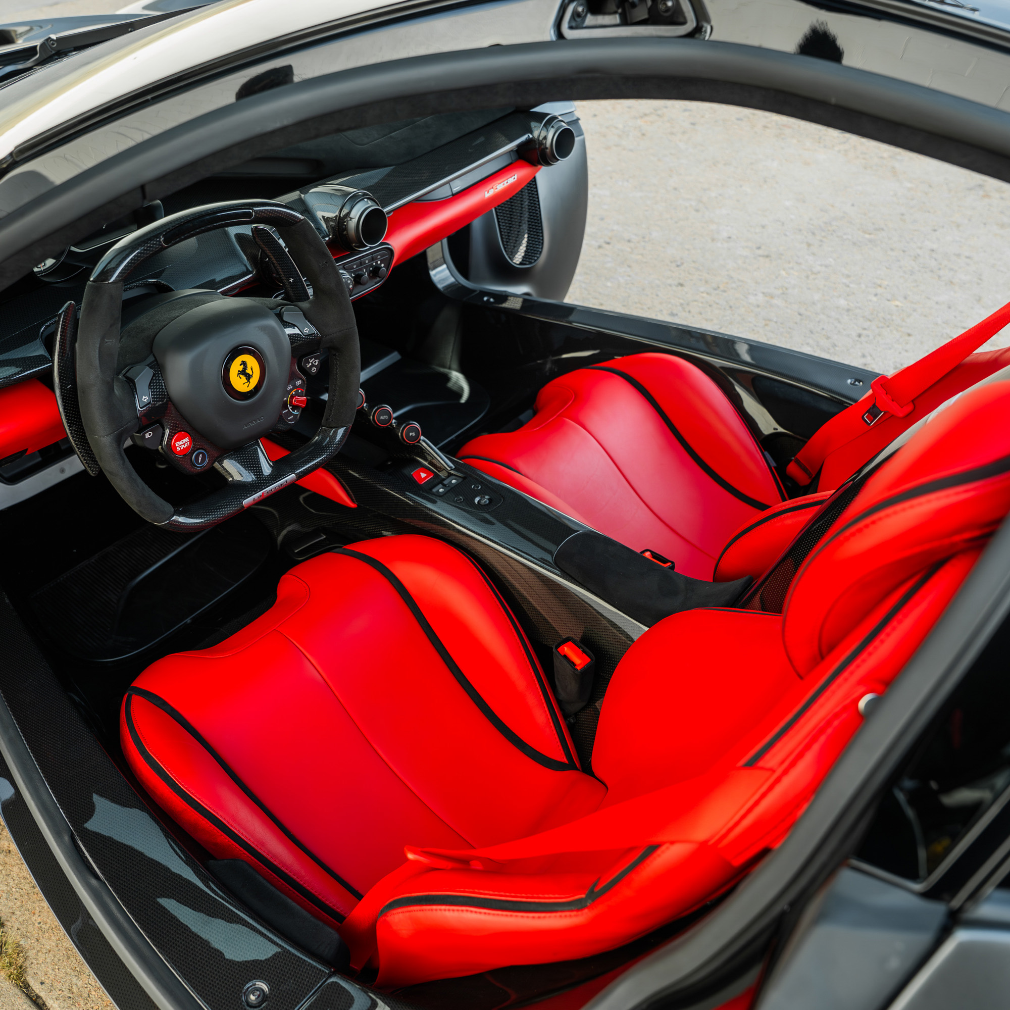 Interiores De Laferrari