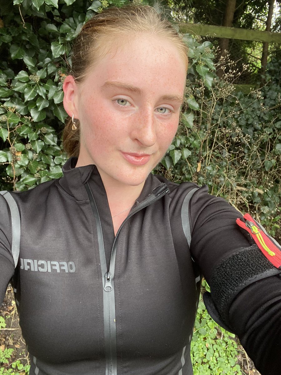 Laura Dawes's Instagram, Twitter & Facebook on IDCrawl