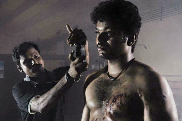 Vijay Six Pack In Velayutham Tamil Movies | Re Vi You