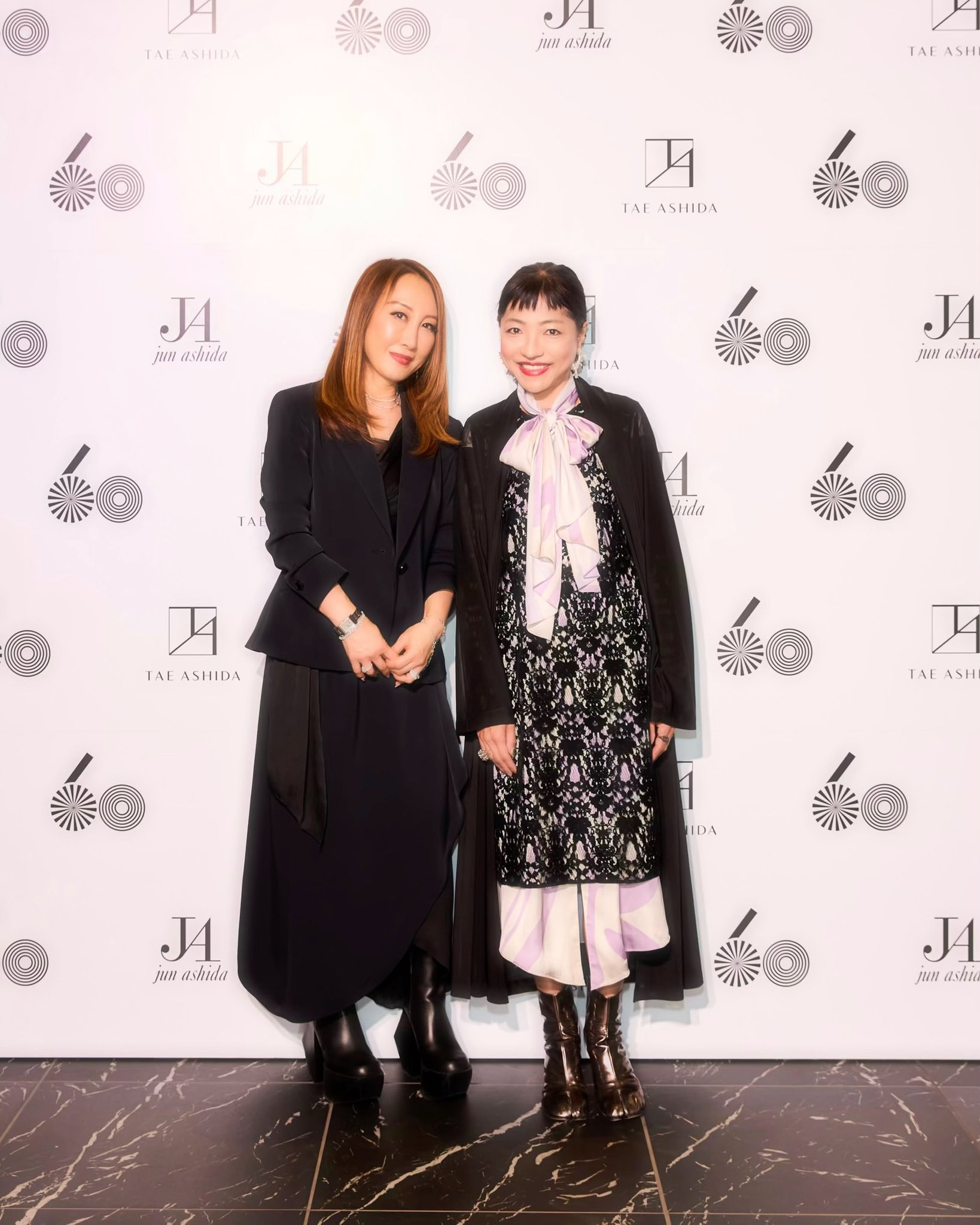 タエアシダ ワンピース 据えつけ タエアシダ ワンピース 据えつけ