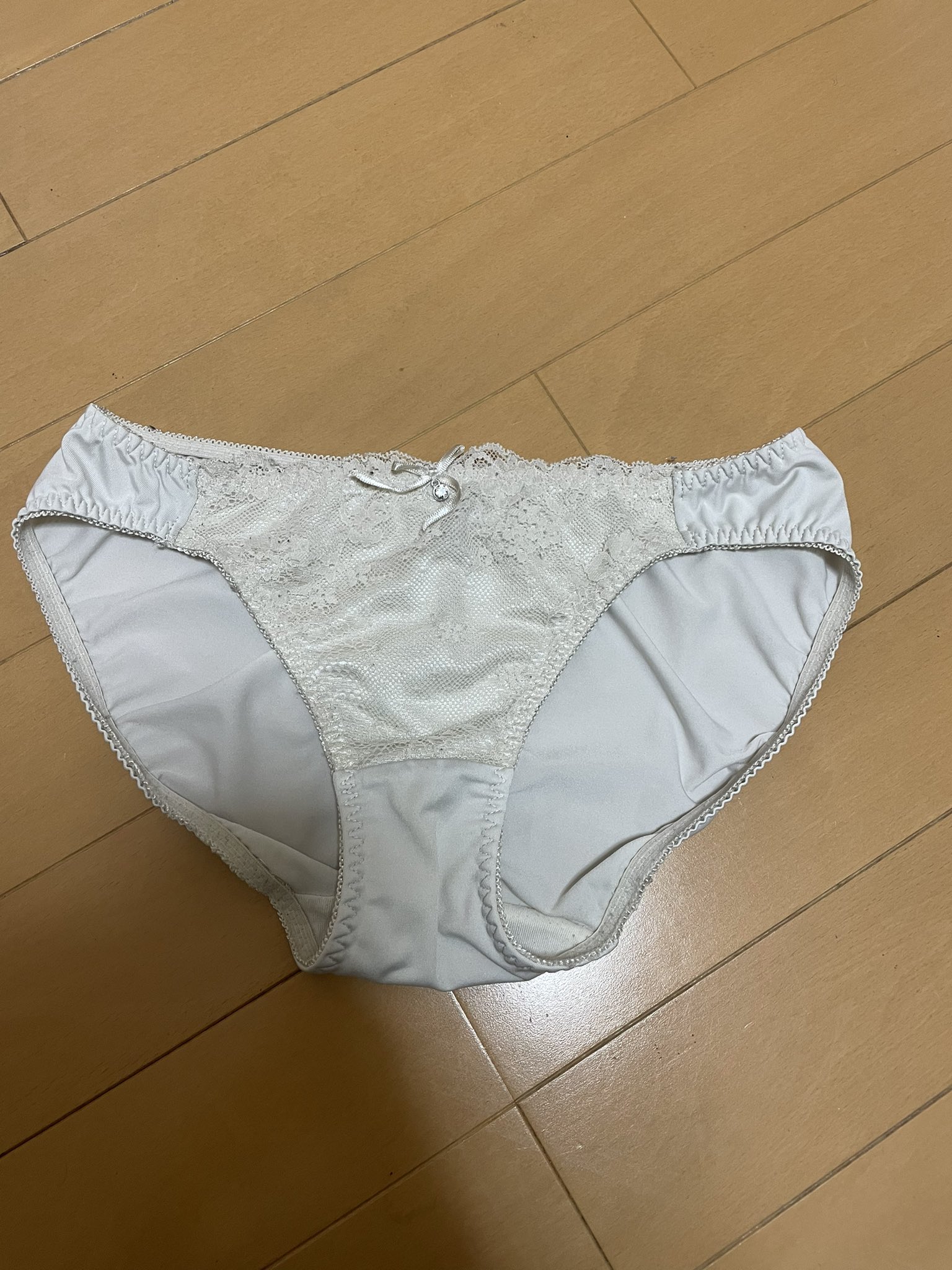 フルバックマン On Twitter 彼女妹の下着 純白のフルバックパンティは僕のドストライク💕 けど、クロッチにはシミがしっかりあるね🥰 可愛い妹を持って最高だよ😭 女性用下着 下着