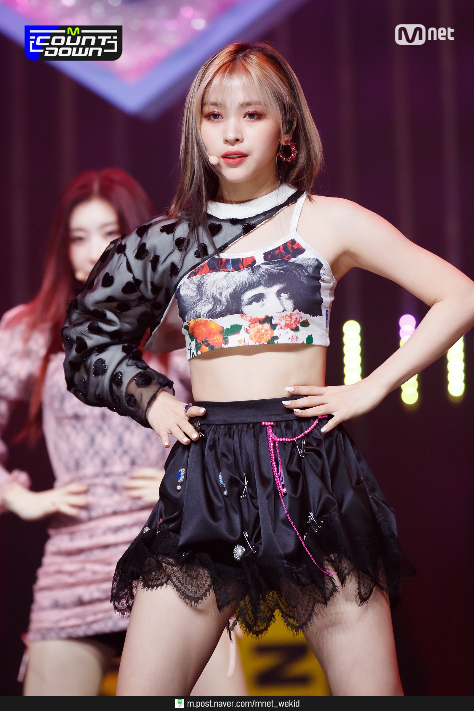 itzy elite 🌹 on Twitter: "210930 mcountdown #LOCO 🖇https://t.co/kiFCxPRqKQ #ITZY @ITZYofficial ...