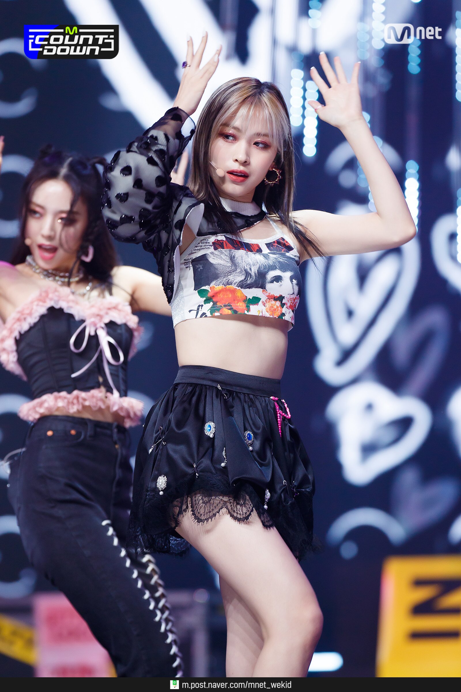 itzy elite 🌹 on Twitter: "210930 mcountdown #LOCO 🖇https://t.co/kiFCxPRqKQ #ITZY @ITZYofficial ...