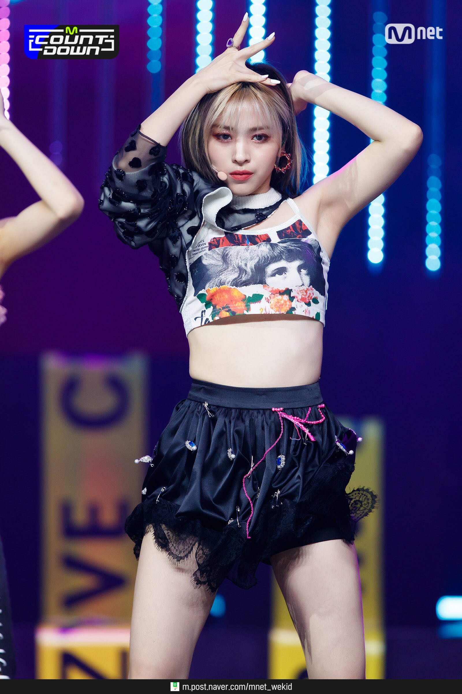 itzy elite 🌹 on Twitter: "210930 mcountdown #LOCO 🖇https://t.co/kiFCxPRqKQ #ITZY @ITZYofficial ...