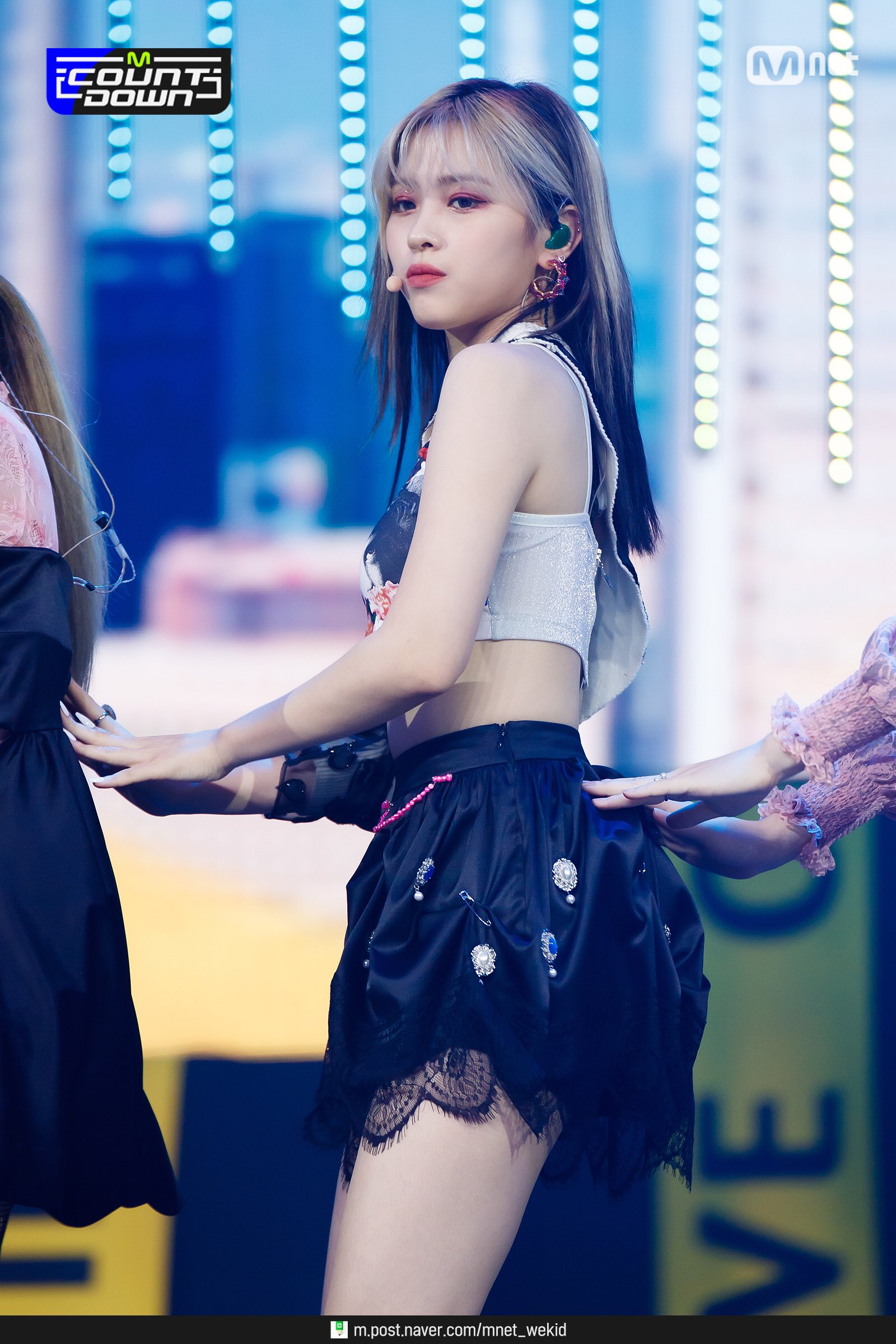 itzy elite 🌹 on Twitter: "210930 mcountdown #LOCO 🖇https://t.co/kiFCxPRqKQ #ITZY @ITZYofficial ...