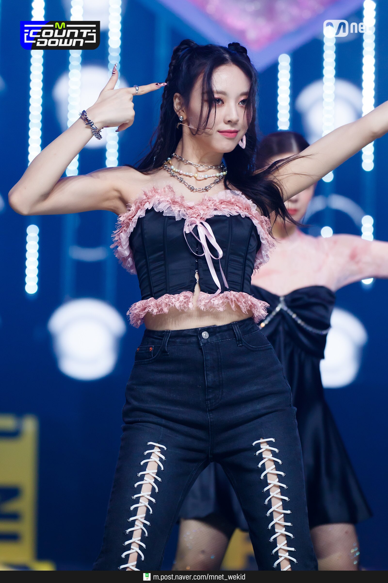 itzy elite 🌹 on Twitter: "210930 mcountdown #LOCO 🖇https://t.co/kiFCxPRqKQ #ITZY @ITZYofficial ...