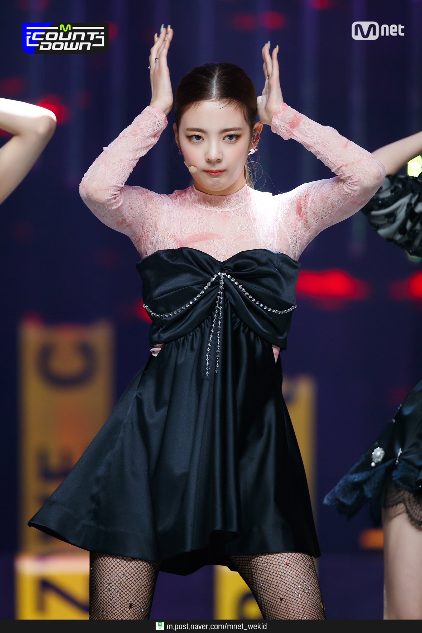 itzy elite 🌹 on Twitter: "210930 mcountdown #LOCO 🖇https://t.co/kiFCxPRqKQ #ITZY @ITZYofficial ...