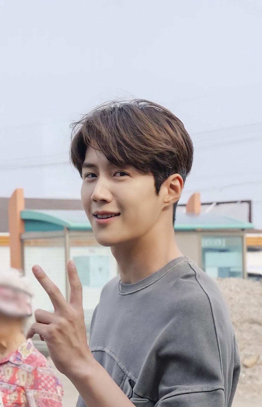 K-Drama Menfess on Twitter: "•KDM• coba drop foto terakhir kim seonho yang kalian save di galeri ...