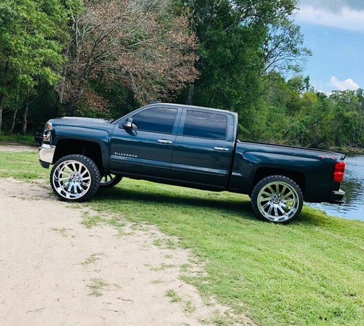 Redneck Chevy Trucks Lifted