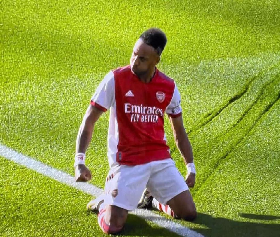 Thierry Henry Statue