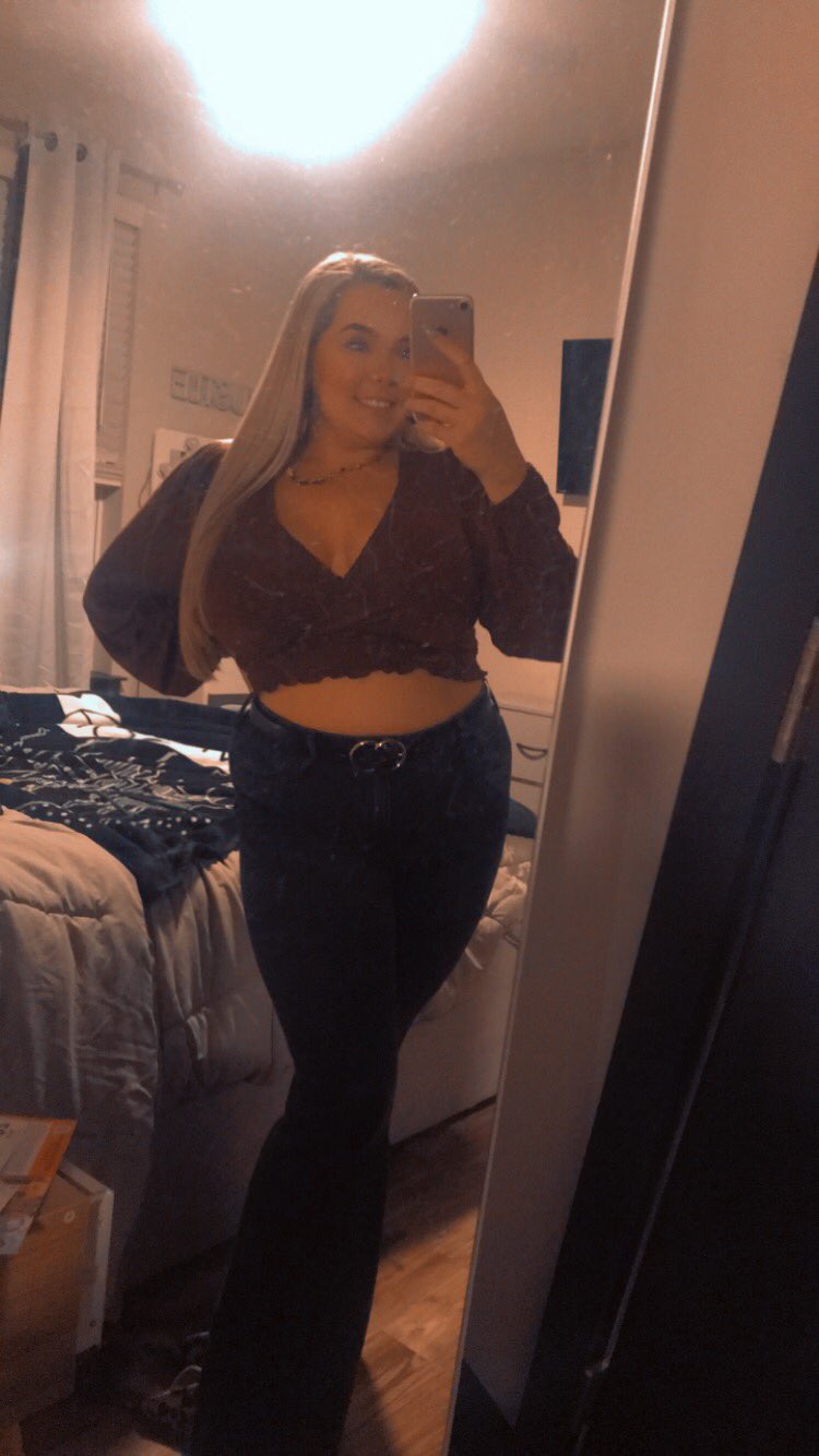 chloe nyx 👑 on Twitter: "photo dump from last night ♥️😇 @vanessalovell83 https://t.co/CZSGFKAqlf ...