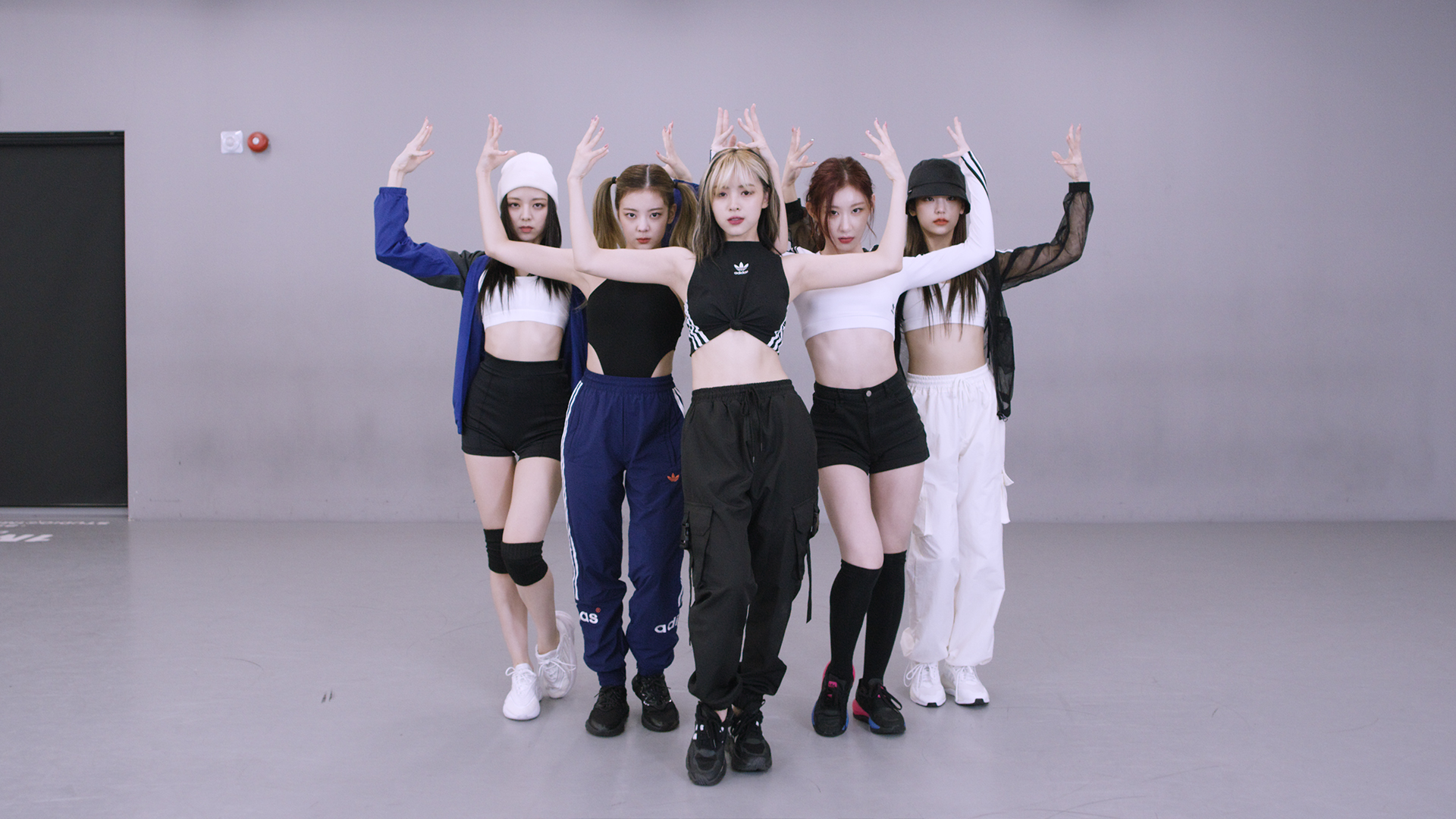 Itzy Swipe Dance Practice ITZY Trimes ITZY 3/5 With Their Swipe