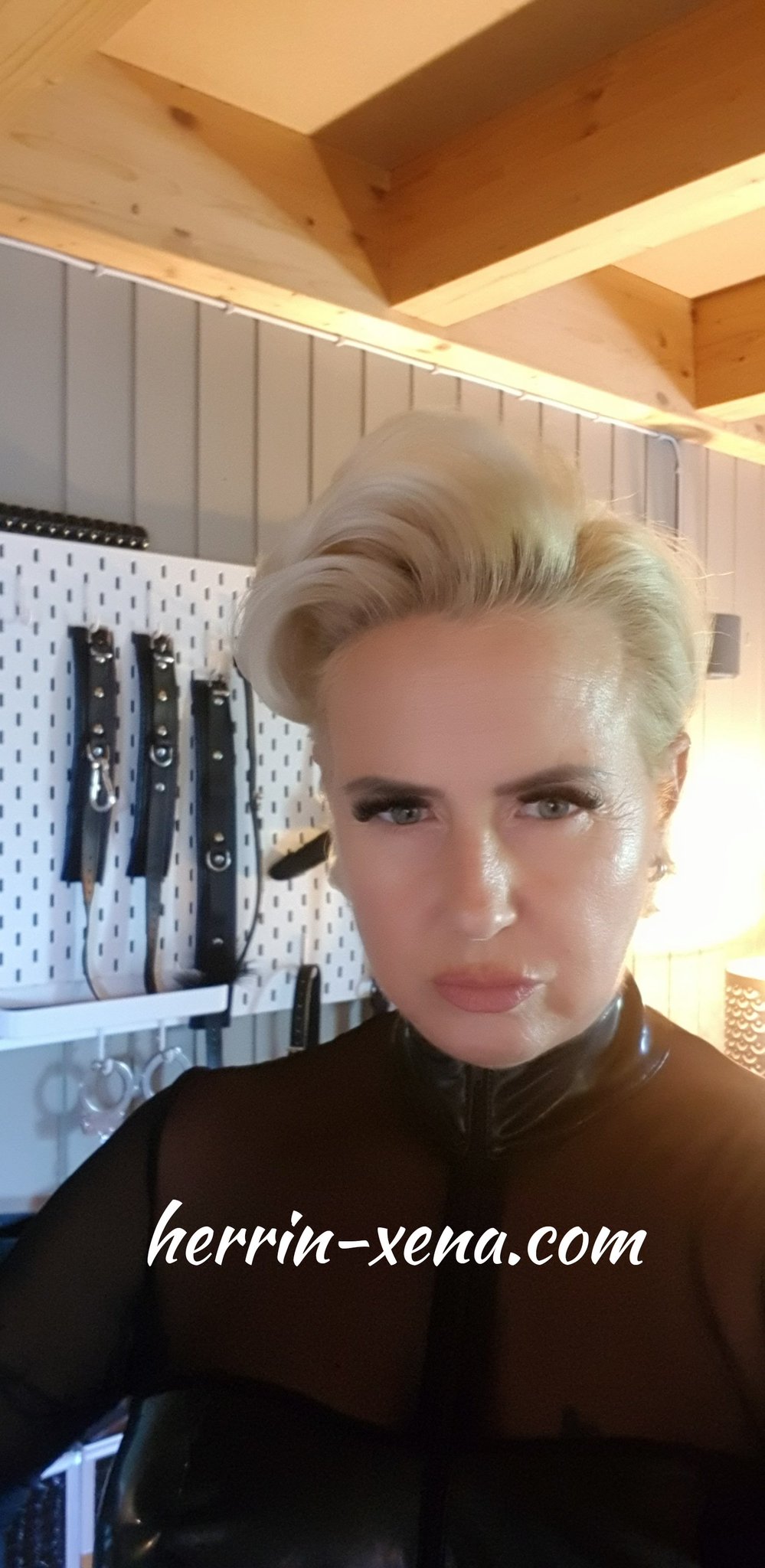 Herrin-Xena on Twitter: "Wie hat ihr die @herrin_xena gerne???? Mit lachen oder Seriös?? Nicht ...