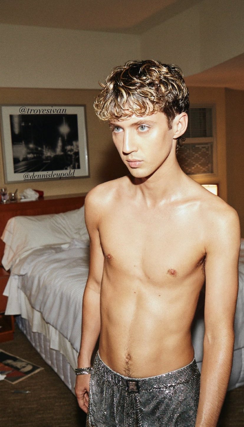 Troye Sivan Shirtless Troye Sivan Shames Journalist Who Asked If He Is