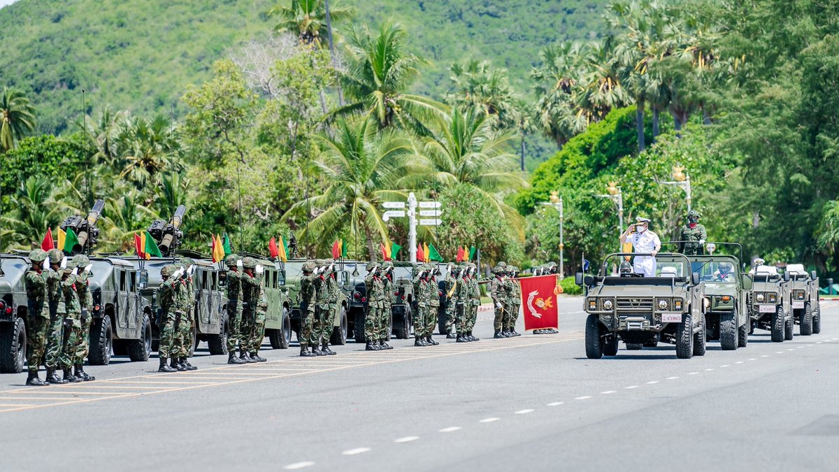 AAG_th on Twitter: "🇹🇭🇨🇳⚓️AAG_th บันทึกประจำวัน: นาวิกโยธินไทยเปิดตัวรถถังเบาสะเทินน้ำสะเทินบก ...