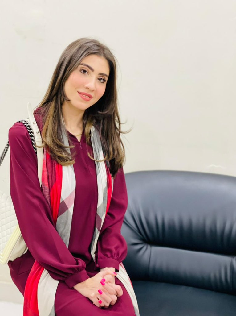 Hina Parvez Butt on Twitter: "The Lady in Red ️ https://t.co/LDQdBpNE4Y" / Twitter