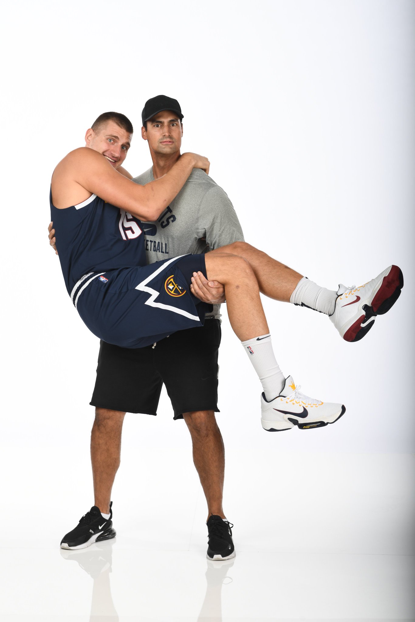 NBA Brasil on Twitter: "Nikola Jokic e o brasileiro Felipe Eichenberger, preparador físico dos ...