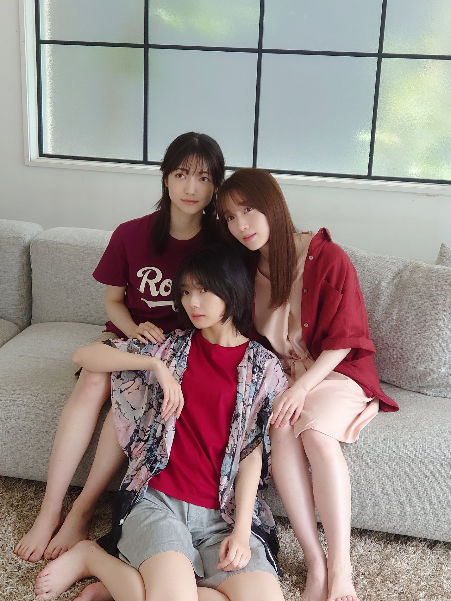 ブブカ編集部 on Twitter: "#櫻坂46 が表紙を飾るBUBKA11月号本日発売‼️ #大園玲 さん #藤吉夏鈴 さん #守屋麗奈 さんのオフショットをお届け🌸 付録ポスターカット ...