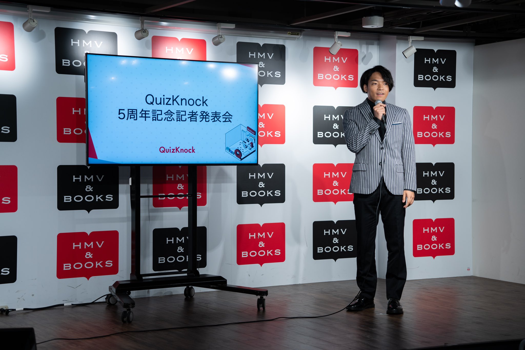 伊沢拓司 on Twitter: "来る10月2日の #QuizKnock5周年 を前に、これまでとこれからを発表する記者会見を行いました！ 佐藤健さん、カズレーザーさん、高山一実さん、矢久保 ...