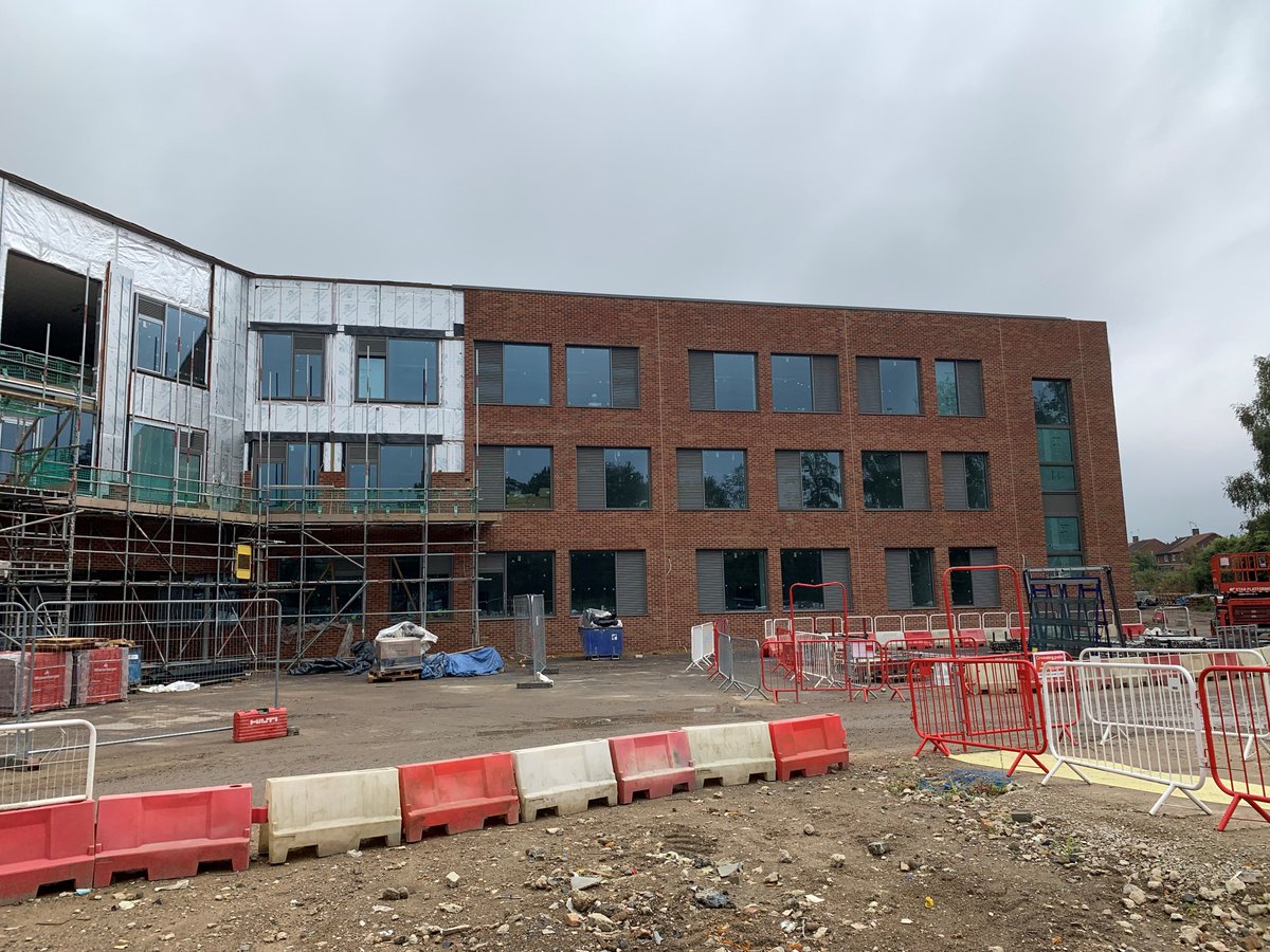 Welcome to Barton Manor School