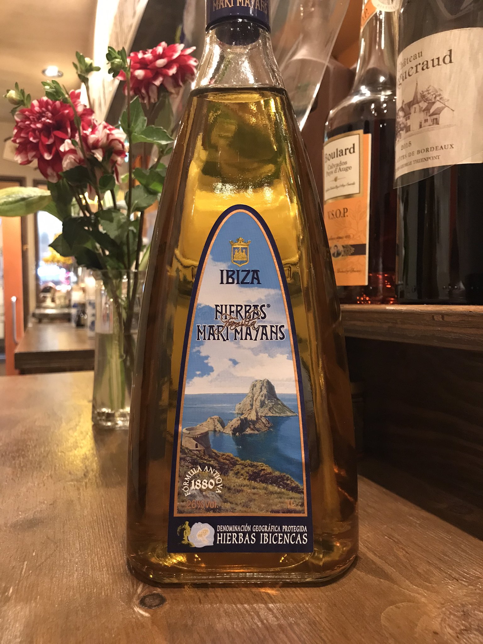 SAKANOVA on Twitter: "今年の夏、SAKANOVAで出したかった地中海の楽園 イビサ島の薬草酒、イエバス・イビセンカス やっと手に入りましたっ😆👍 #サカノバ ...