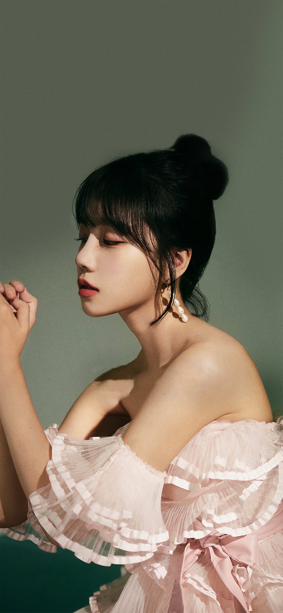 izone lockscreens on Twitter: "izone lockscreen yuri glassy visual photo #4 lockscreen #조유리 ...