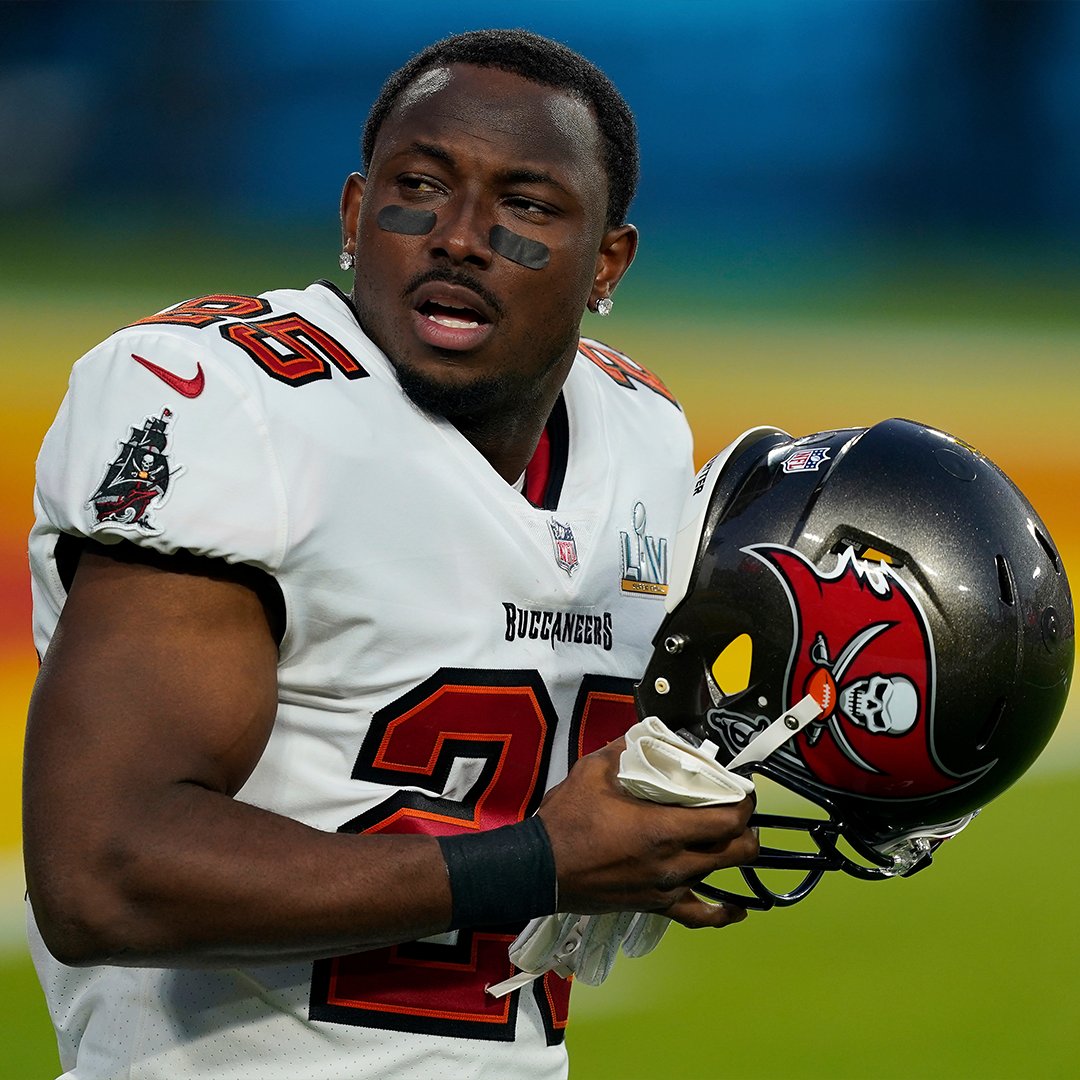 Nfl On Twitter 6x Pro Bowler And 2x Super Bowl Champion Lesean Mccoy