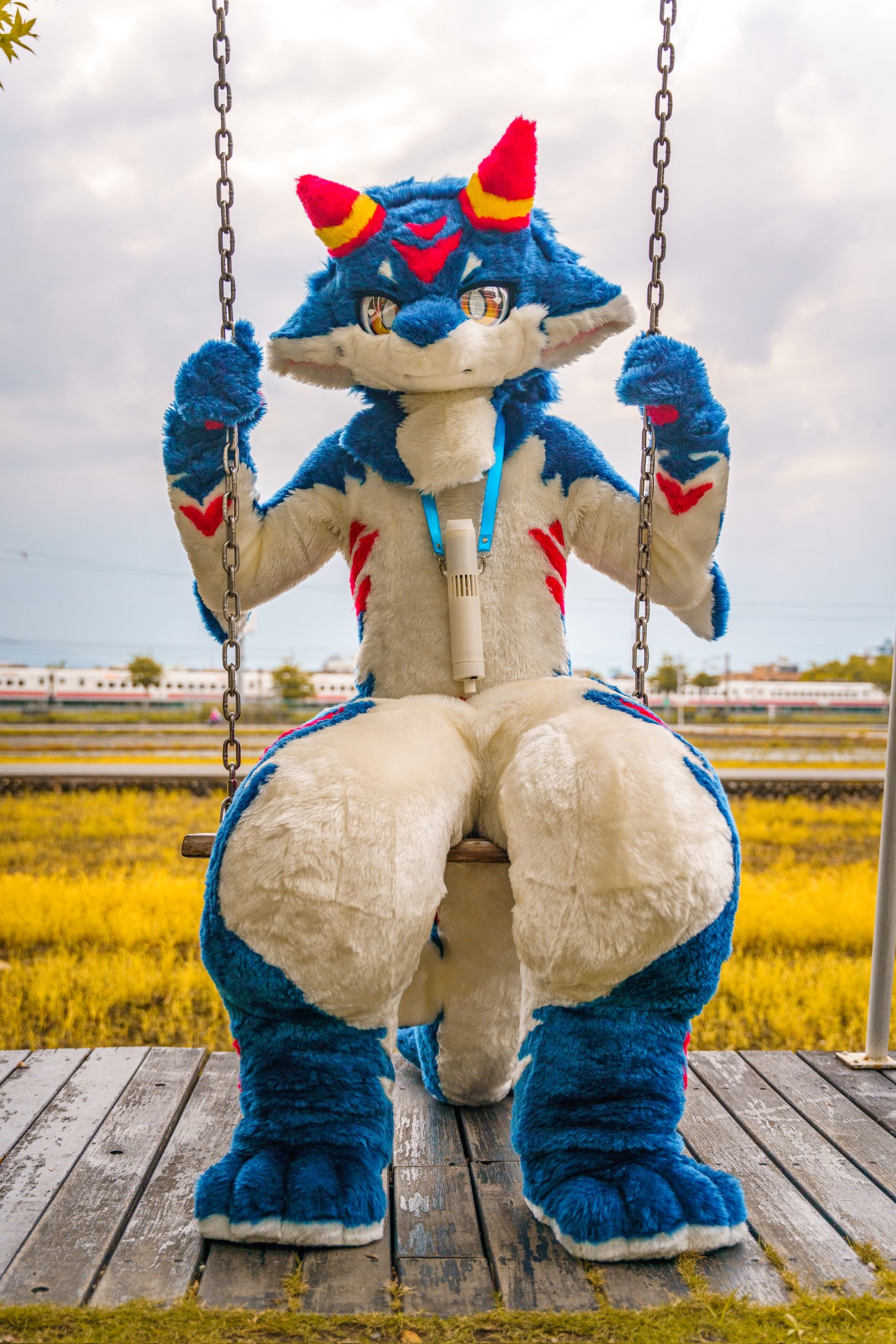 普特 on Twitter: "要來陪我玩嗎？ 📷：@ROOFRYAN1011 #FursuitFriday https://t.co/UKJevJf38v" / Twitter