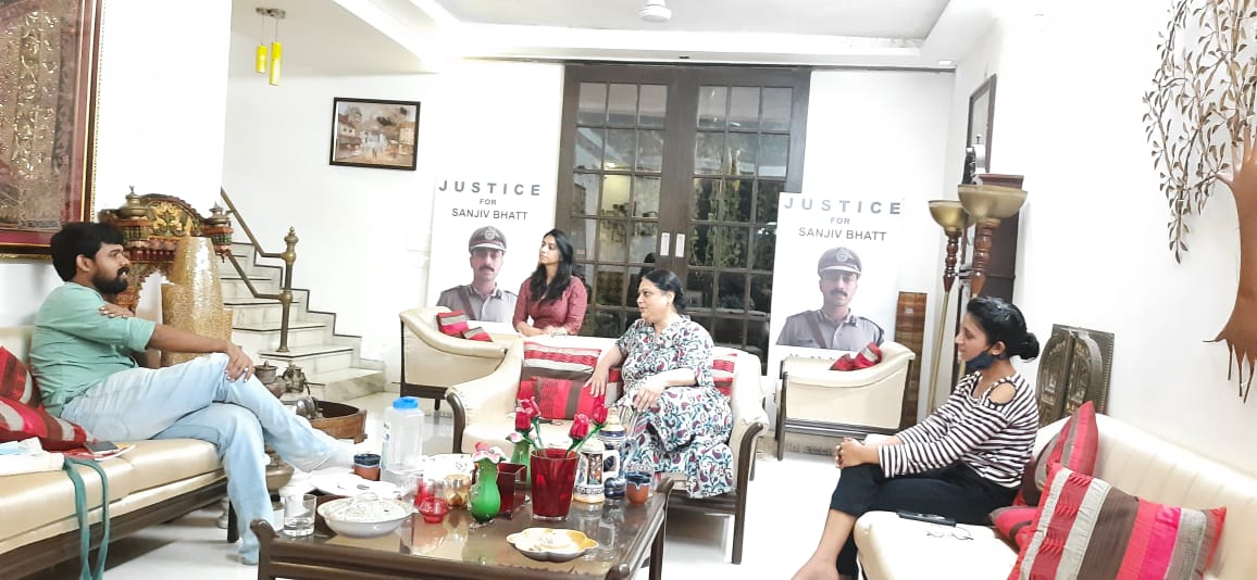 Nitheesh Narayanan on Twitter: "Visited the home of former IPS officer @sanjivbhatt and conveyed ...