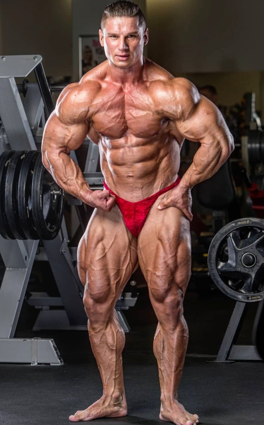 MuscleColtStar (MCS) 41K ️ Thanks on Twitter: "Tomas...in red velvet poser 😍 https://t.co ...