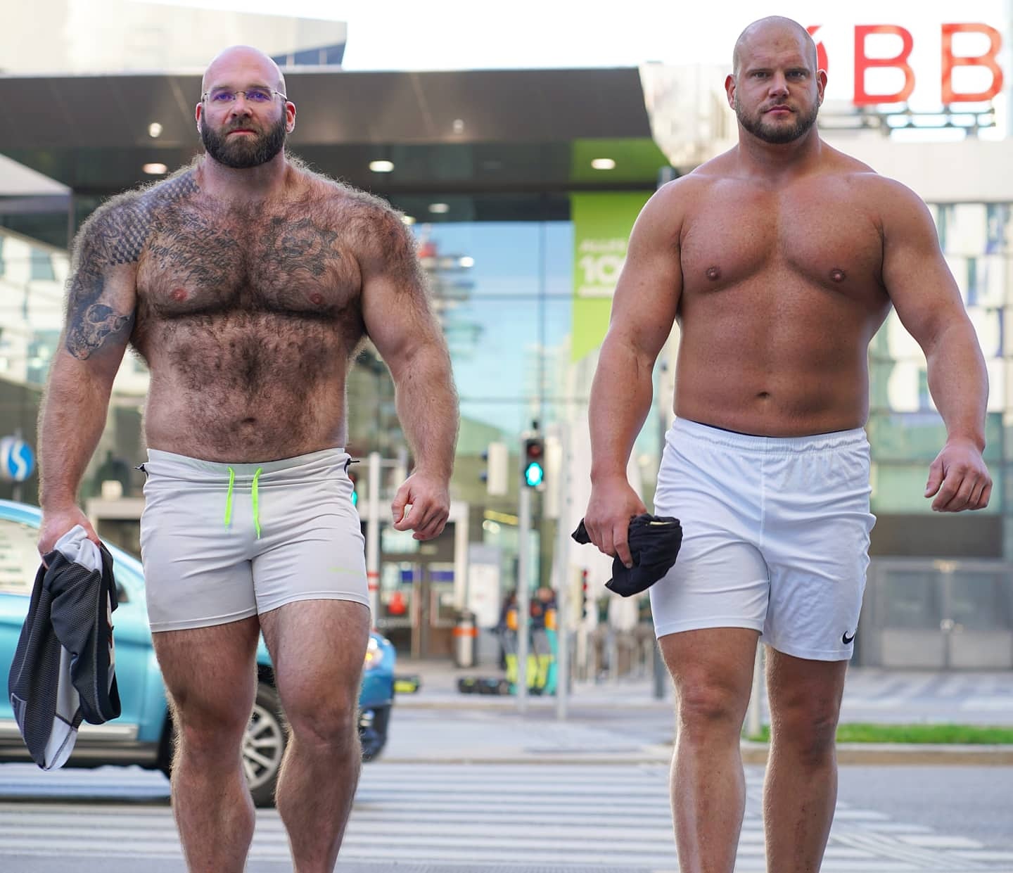 hairy_musclebear on Twitter: "https://t.co/u9bG5AsYva ⬆️New MACRO pictures with 6'8 tall ...