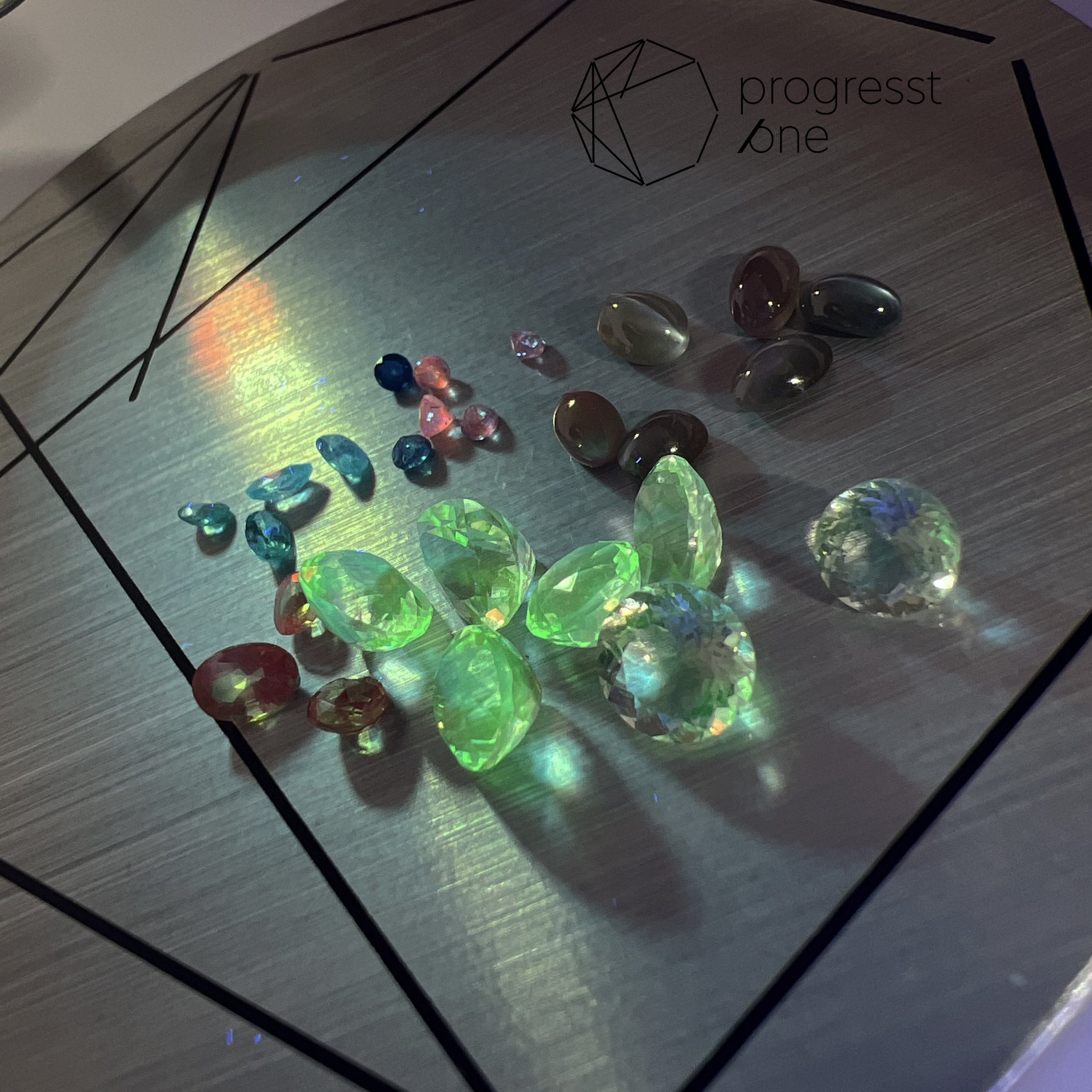 progresstone on Twitter: "#アウイナイト #アレキサンドライト #ハイアライトオパール #コバルト含有ブルースピネル #アレキサンドライトキャッツアイ などの高額 ...