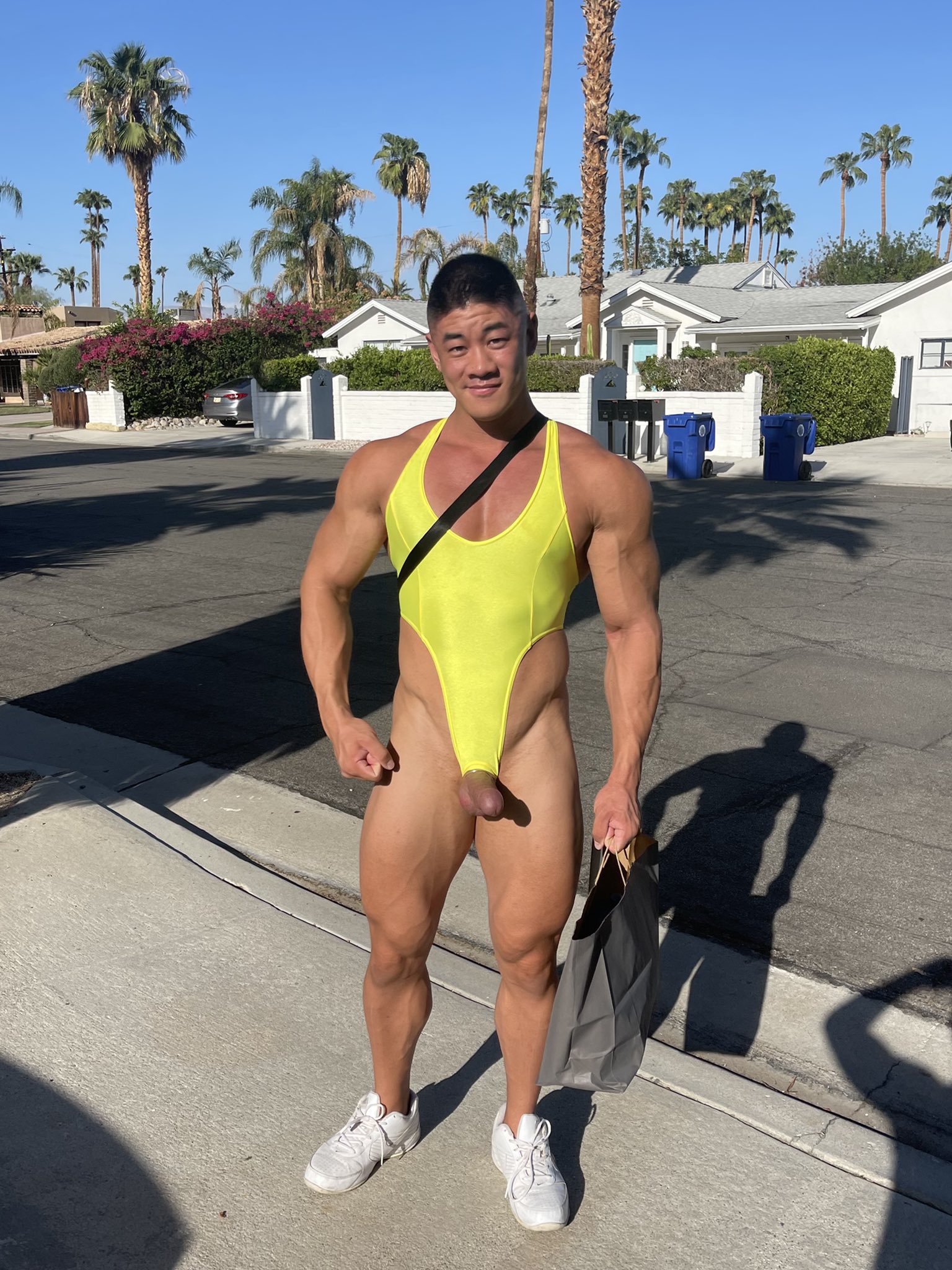 aaron mee-bee-mo 🤖 on Twitter: "Just picking up some sex toys 🍌 don’t mind me 😝 https://t.co ...