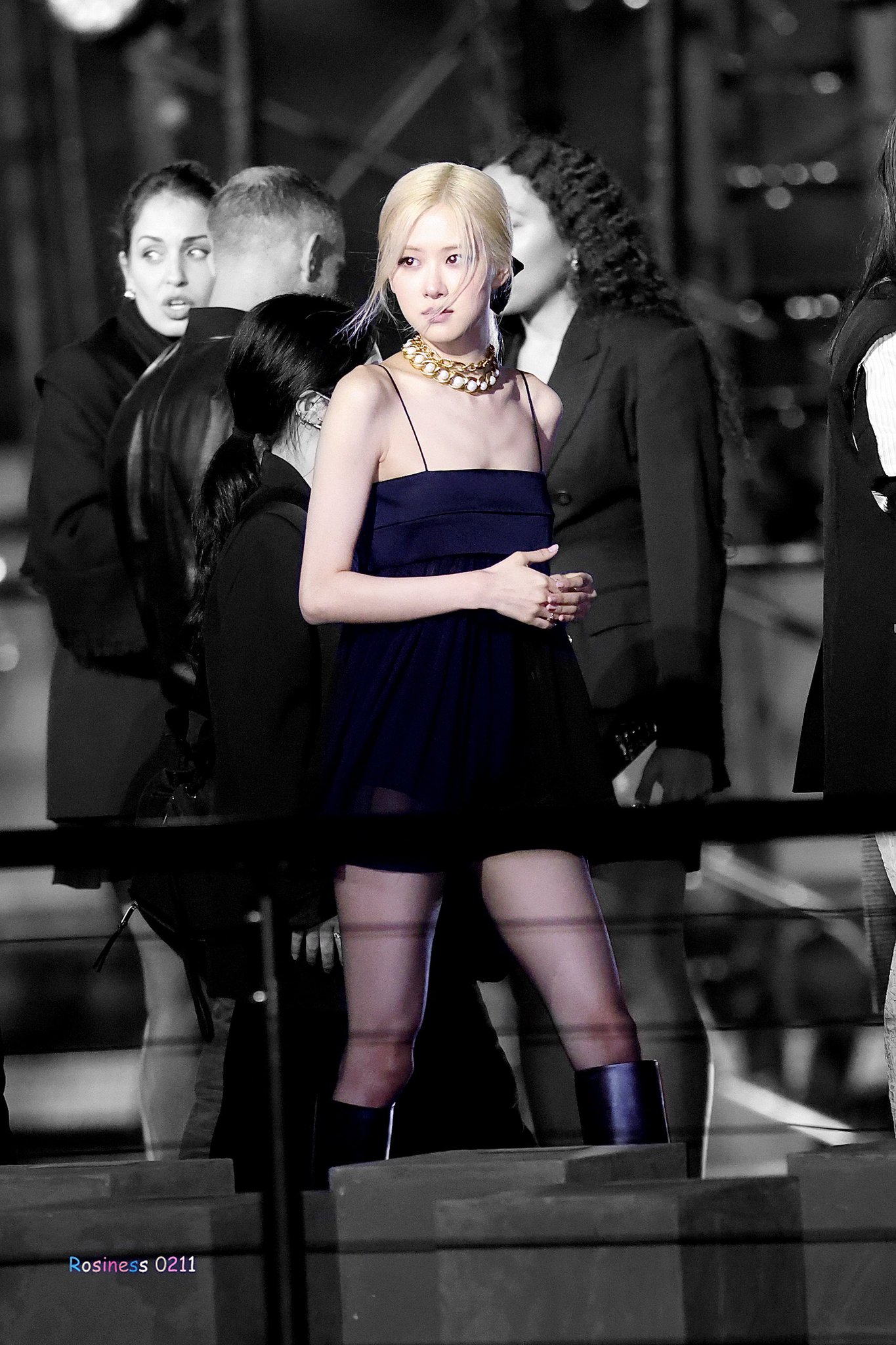 Rosiness.♟로제니스 on Twitter: "210928🖤Saint Laurent PFW 🎬 https://t.co/V1HiRbnQmb 🎬 https://t.co ...