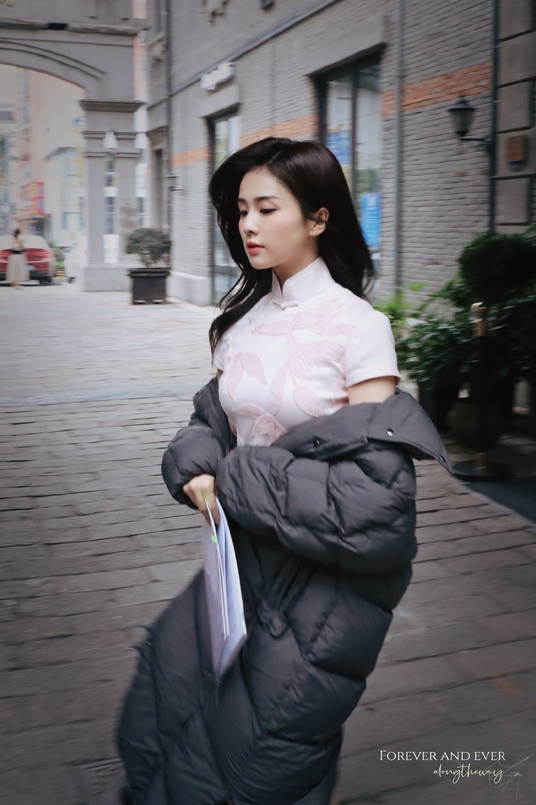 Bailu 白鹿 on Twitter: "[2021.10.6] ภาพ #ไป๋ลู่ จากกองถ่ายซีรีส์เรื่อง #OneAndOnly (2/2) 📷 ...