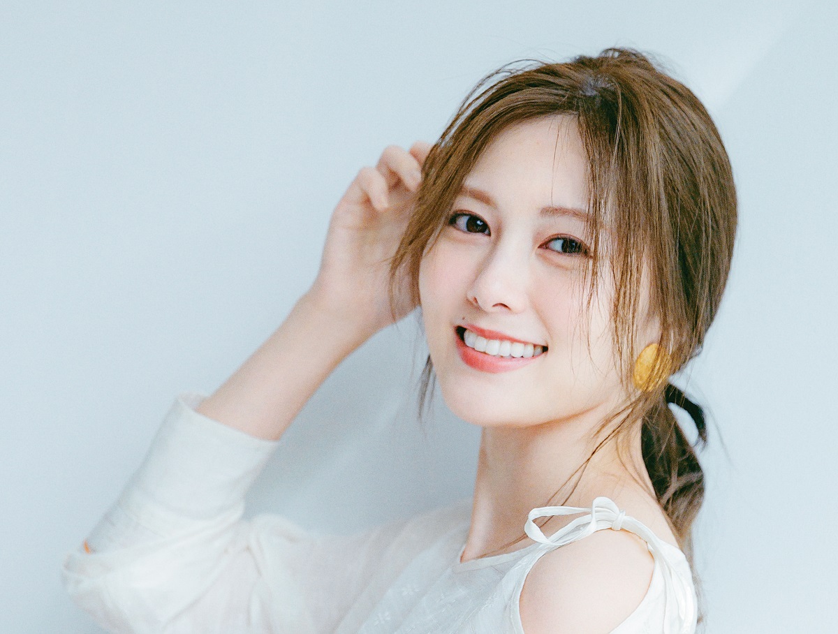 ananweb on Twitter: "白石麻衣「いつ見られてもキレイでありたい」 飾らない美しさの秘訣 https://t.co/PosKnjYWyy…